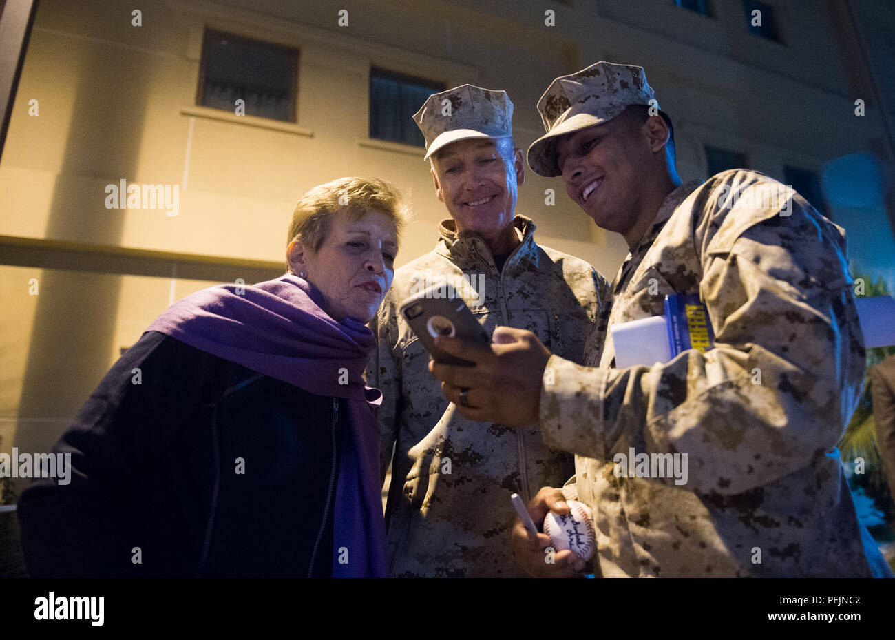 Ellyn dunford wife u s marine hi-res stock photography and images - Alamy
