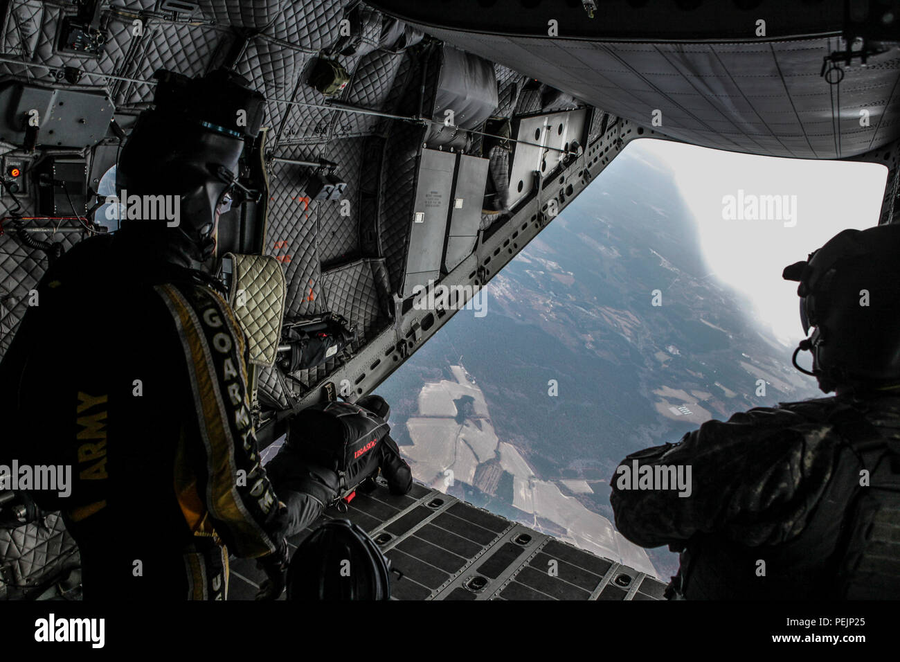 U.S. Army Special Operations Command Parachute Team "Black Daggers", U ...