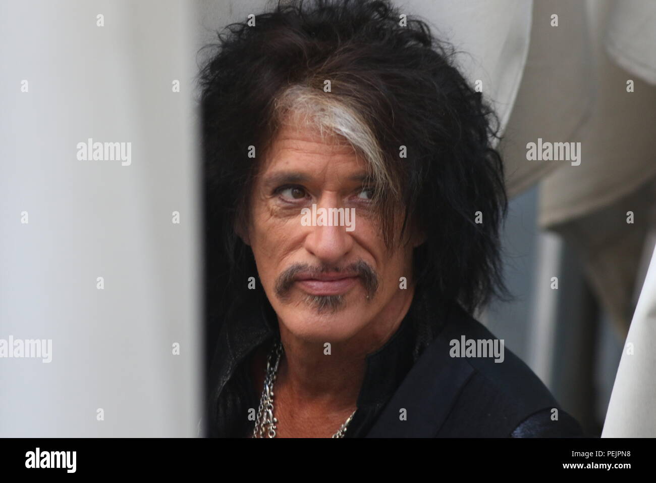 The adam and joe show hi-res stock photography and images - Alamy