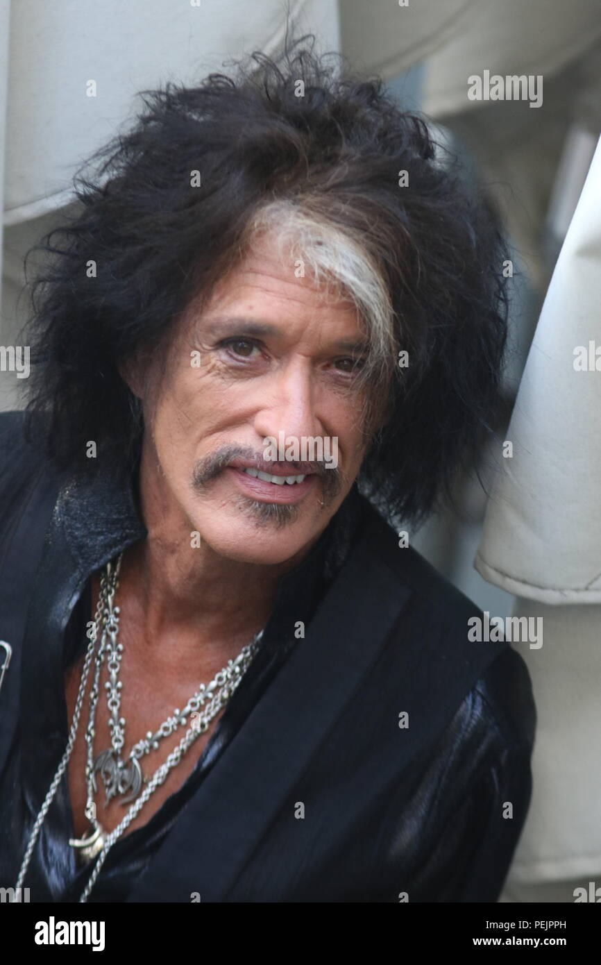 The adam and joe show hi-res stock photography and images - Alamy