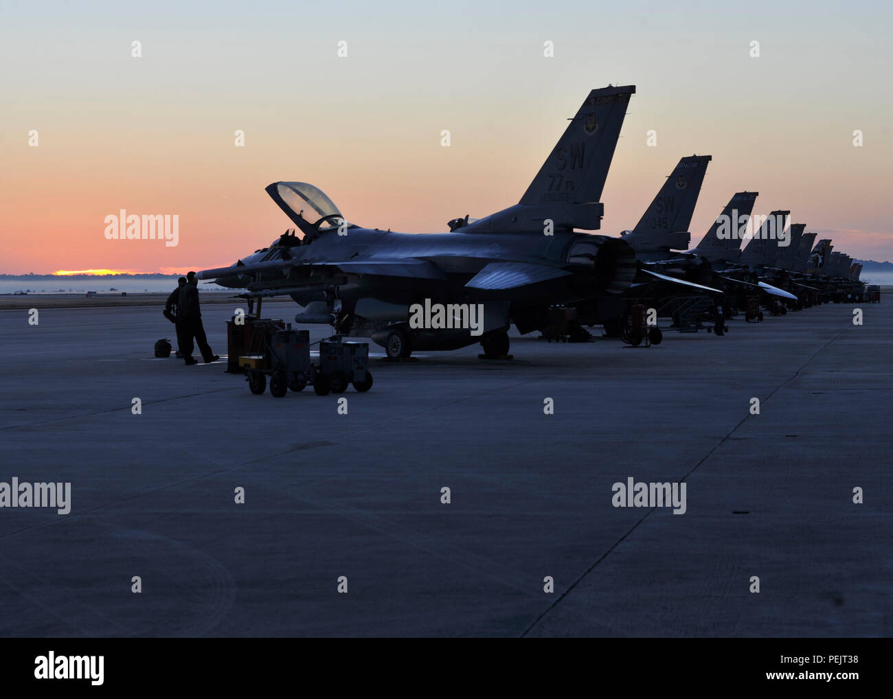 Checkered flag exercise 16 1 hi-res stock photography and images - Alamy