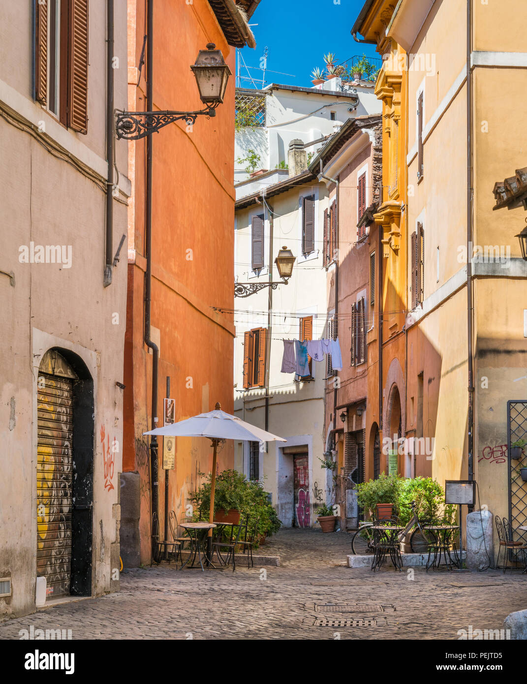 The picturesque Rione Trastevere on a summer morning, in Rome, Italy ...