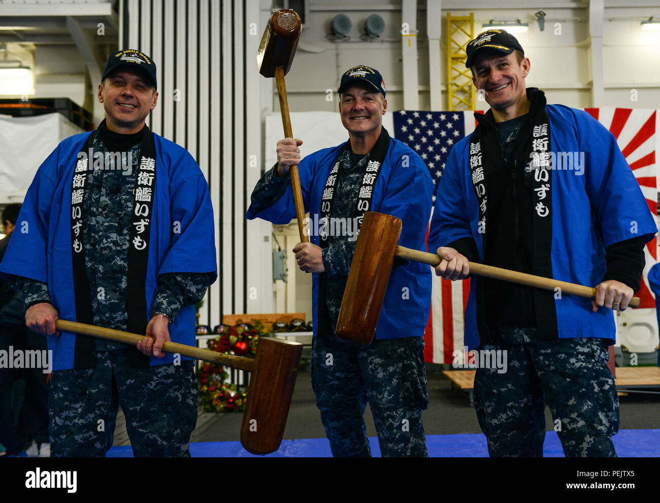 151213-N-WA993-115 YOKOSUKA, Japan (Dec. 13, 2015) Capt. Chris Bolt ...