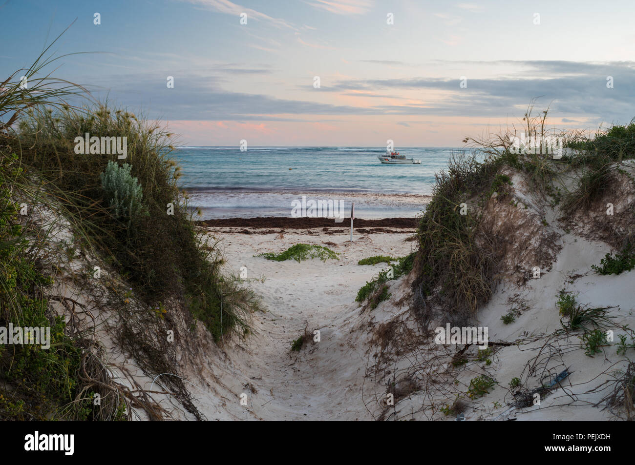 Sand dunes australia hi-res stock photography and images - Alamy