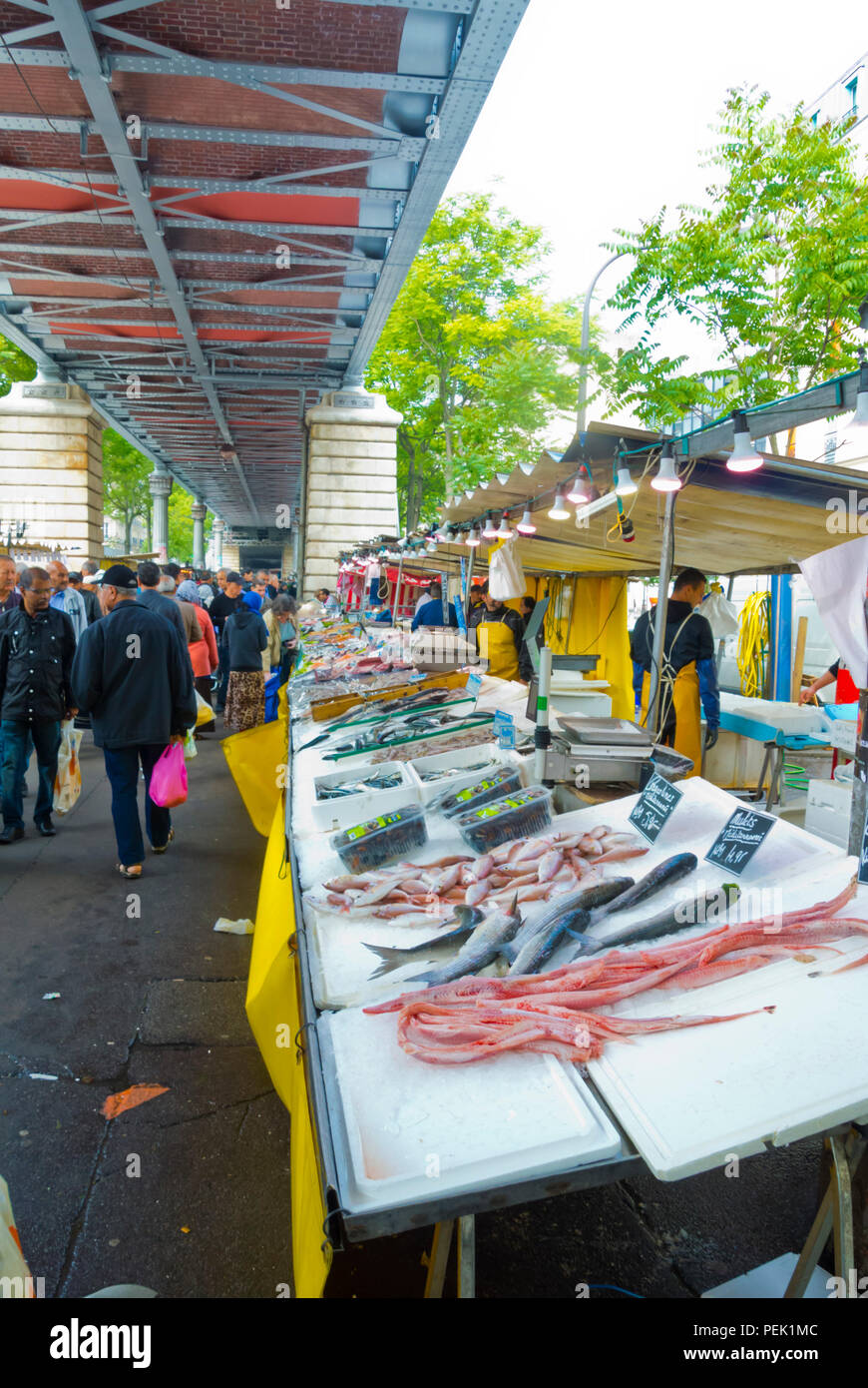 Barbes Paris Stock Photos & Barbes Paris Stock Images - Alamy