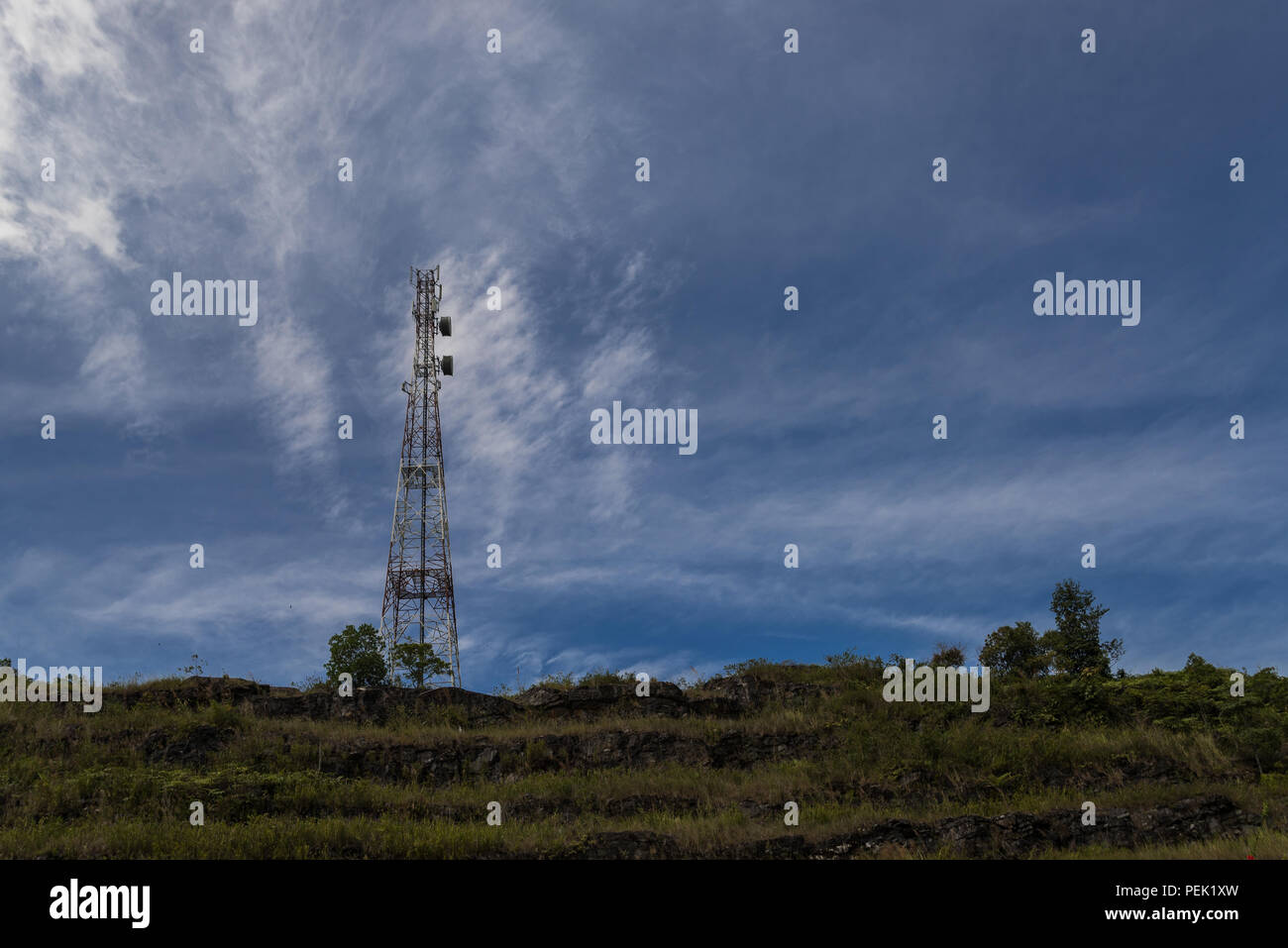 Mobile phone signal tower hi-res stock photography and images - Alamy