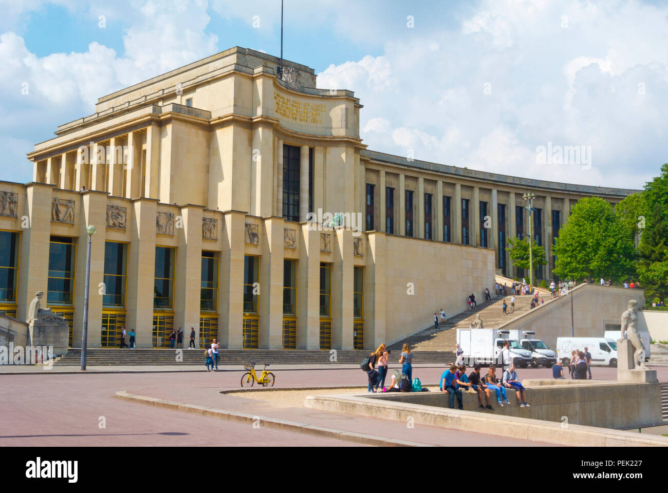 Palais de Chaillot, Trocadero, Paris, France Stock Photo - Alamy