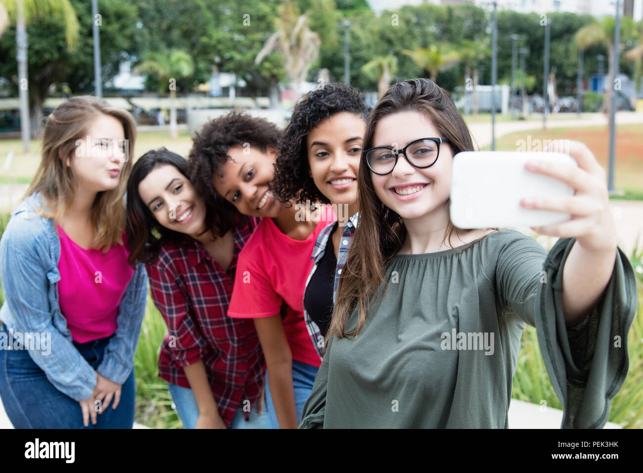 Group selfie teen hi-res stock photography and images - Alamy