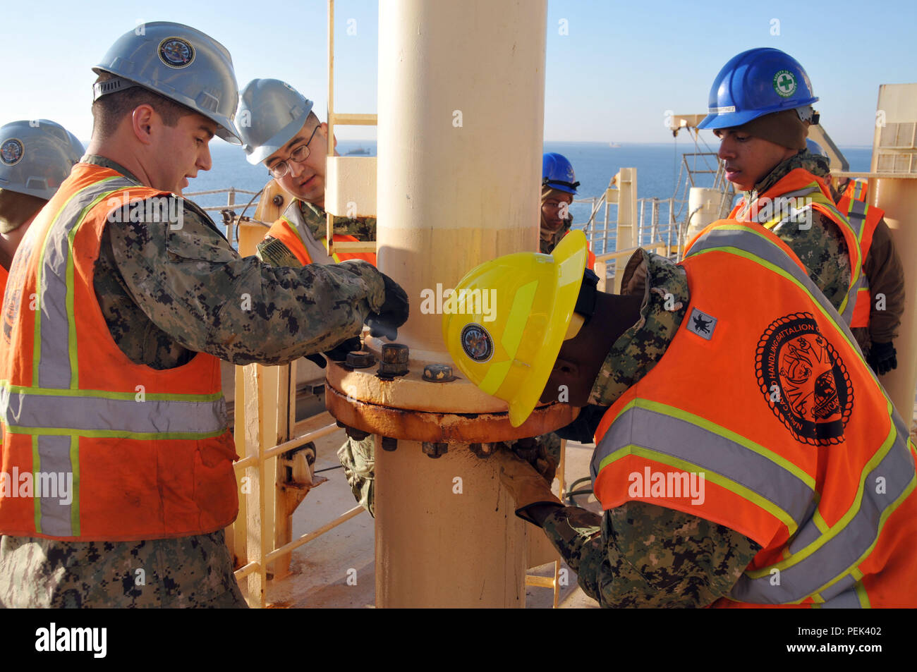 151208-N-ZZ999-004 NEWPORT NEWS, Va. (Dec. 8, 2015) - Sailors from Navy ...