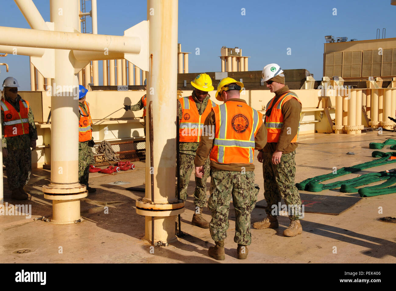 151208-N-ZZ999-020 NEWPORT NEWS, Va. (Dec. 8, 2015) - Sailors from Navy ...