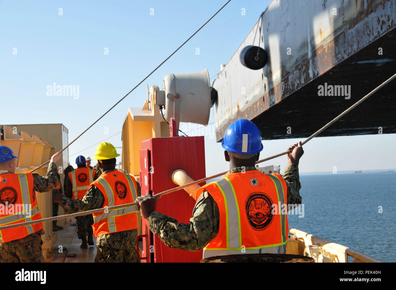 151208-N-ZZ999-035 NEWPORT NEWS, Va. (Dec. 8, 2015) - Sailors from Navy ...