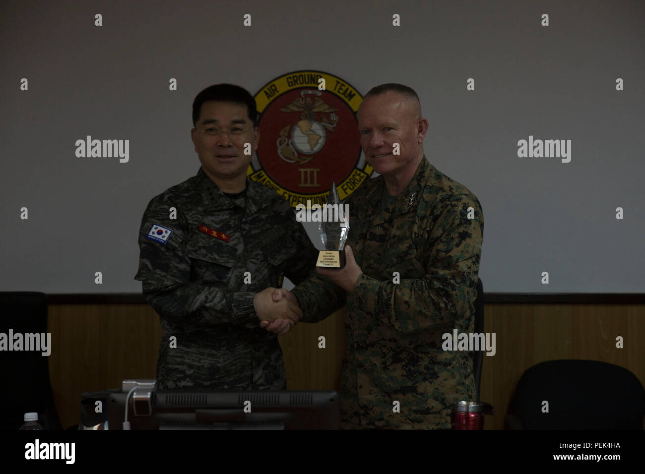 Lt Gen Larry Nicholson Stock Photos & Lt Gen Larry Nicholson Stock ...