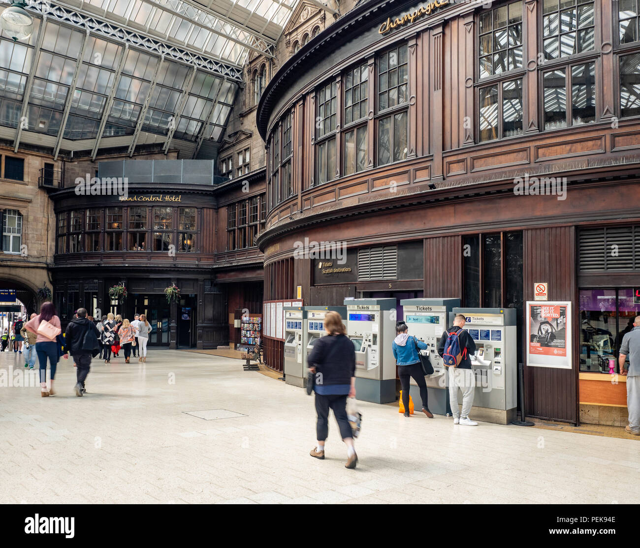 Concourse At Glasgow Central Station High Resolution Stock Photography ...