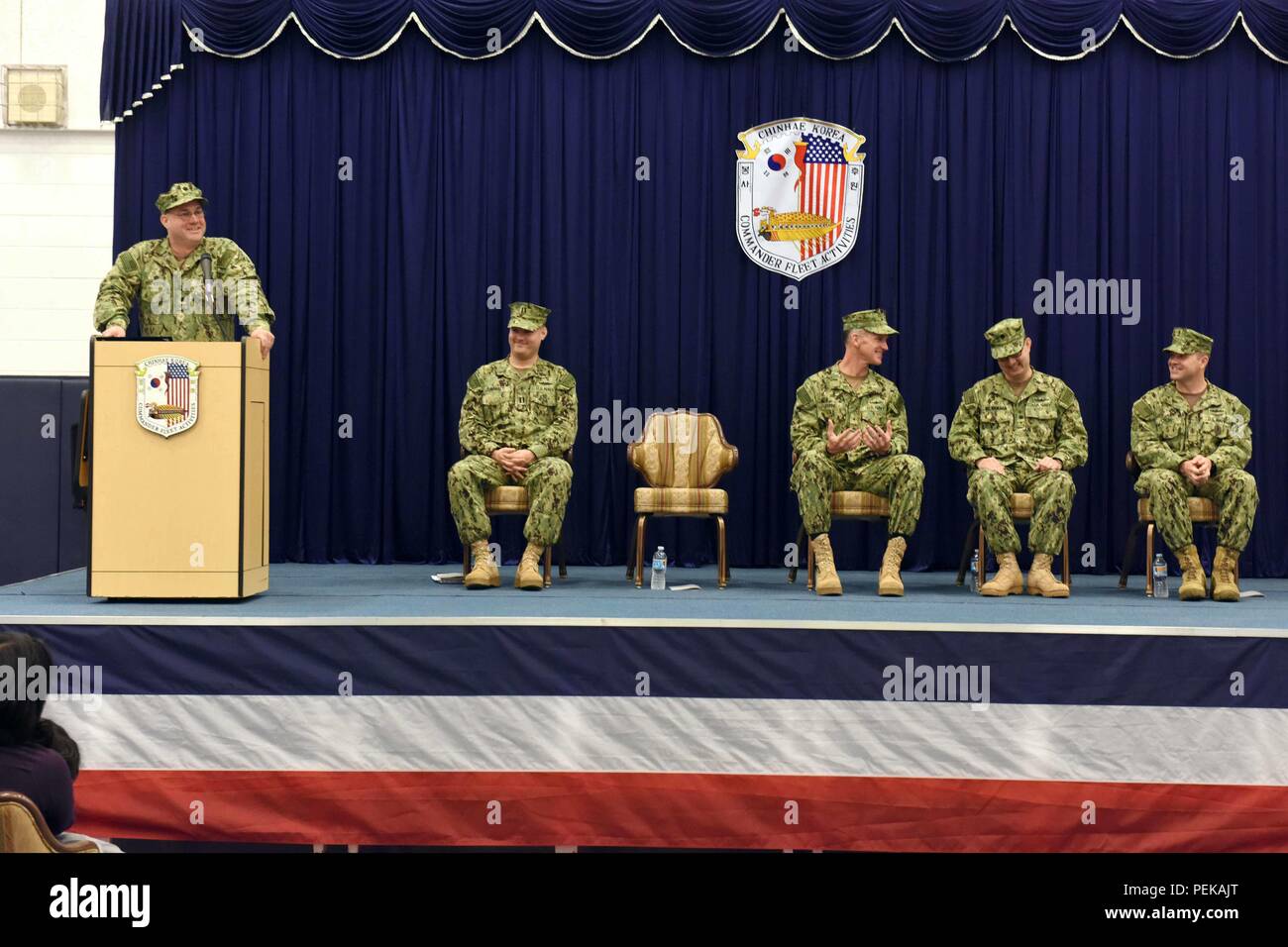 151215-N-WT427-124 CHINHAE, Republic of Korea (Dec. 15, 2015) Cmdr ...