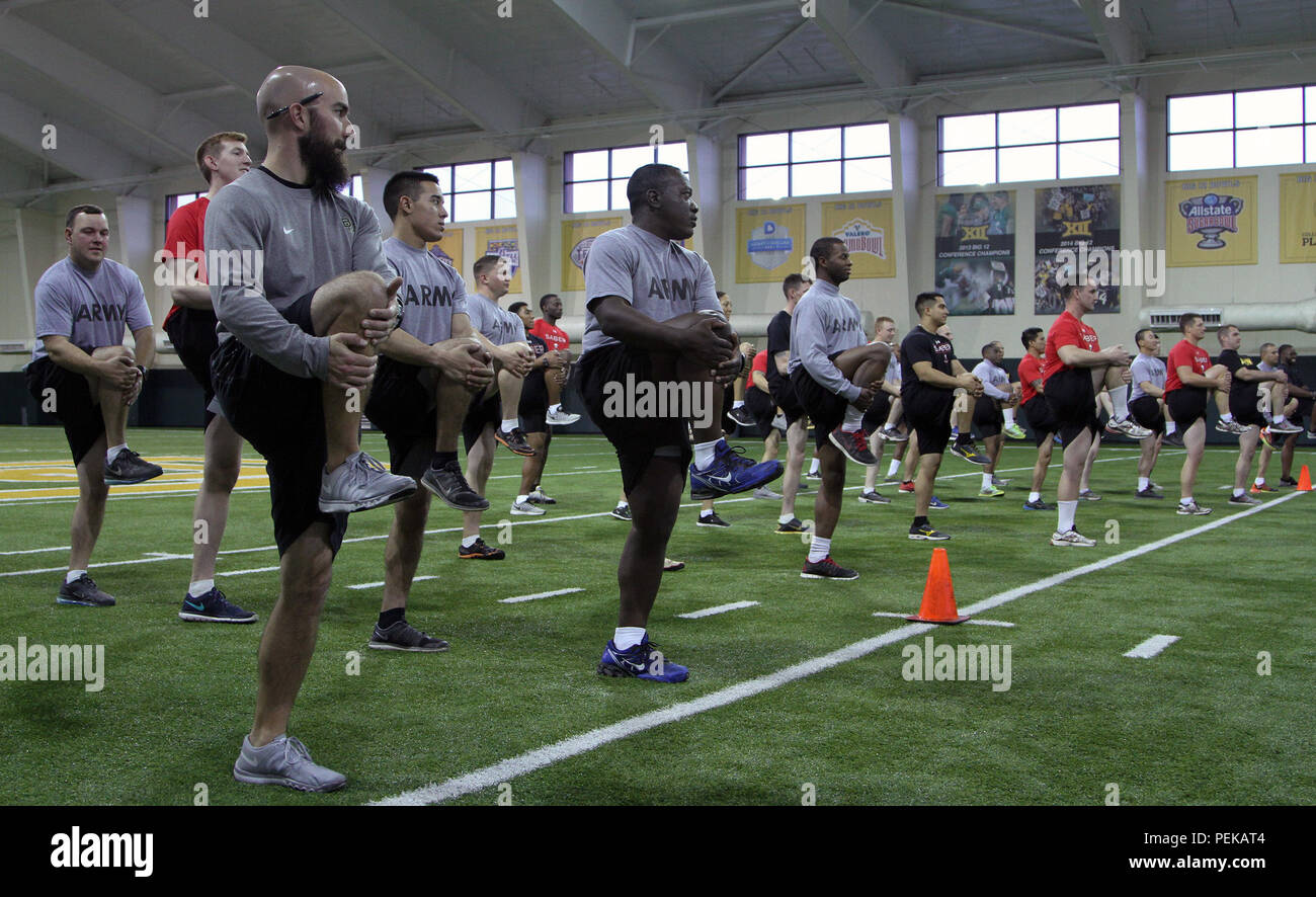 Baylor University athletic coaches lead Fort Hood Soldiers through a ...