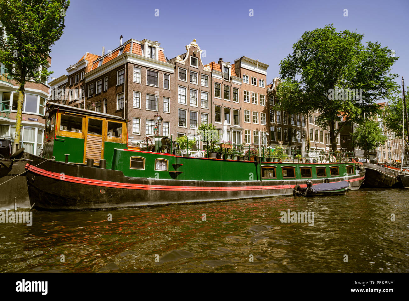 Floating houses in Amsterdam, Netherlands Stock Photo - Alamy