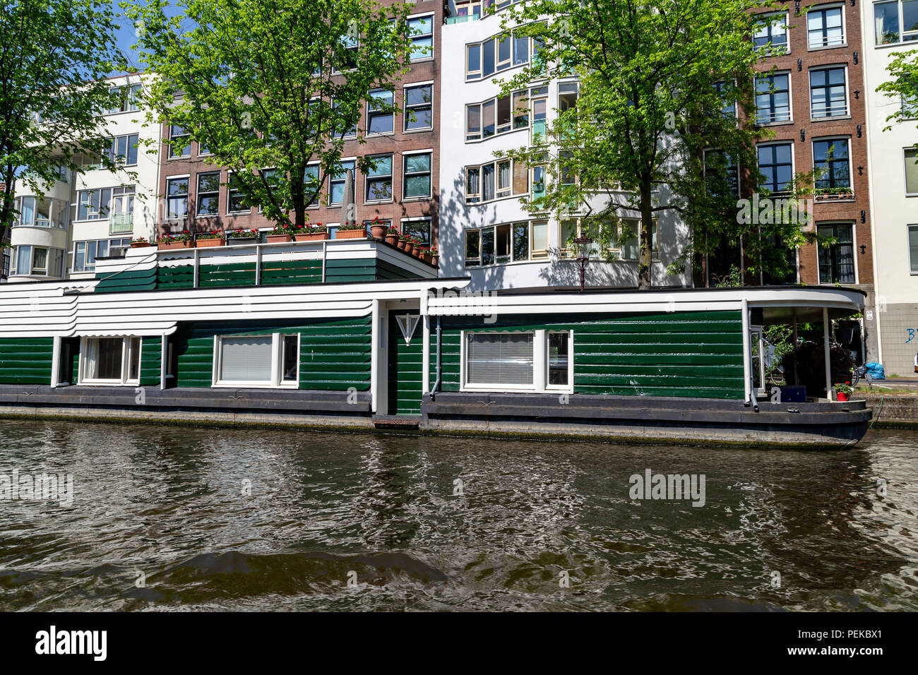 Floating houses in Amsterdam, Netherlands Stock Photo - Alamy