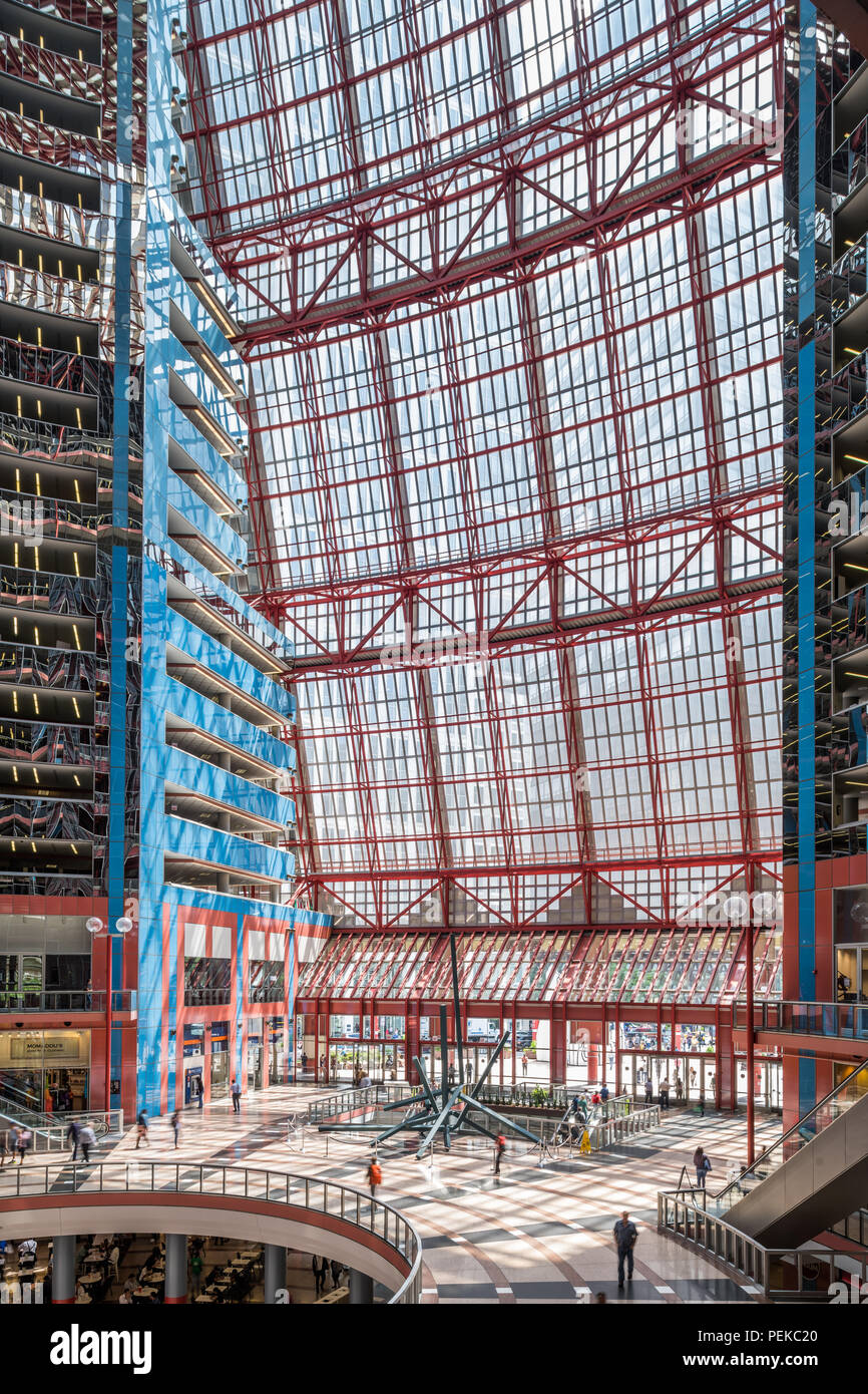 Interior atrium of the James R. Thompson Center - State of Illinois ...