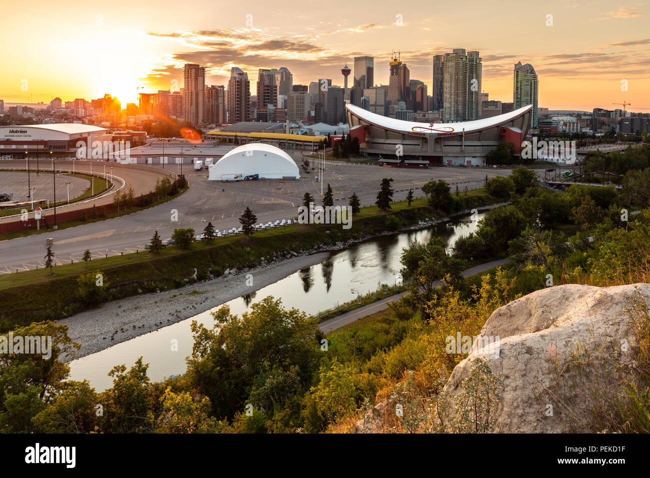 Calgary sunset hi-res stock photography and images - Alamy