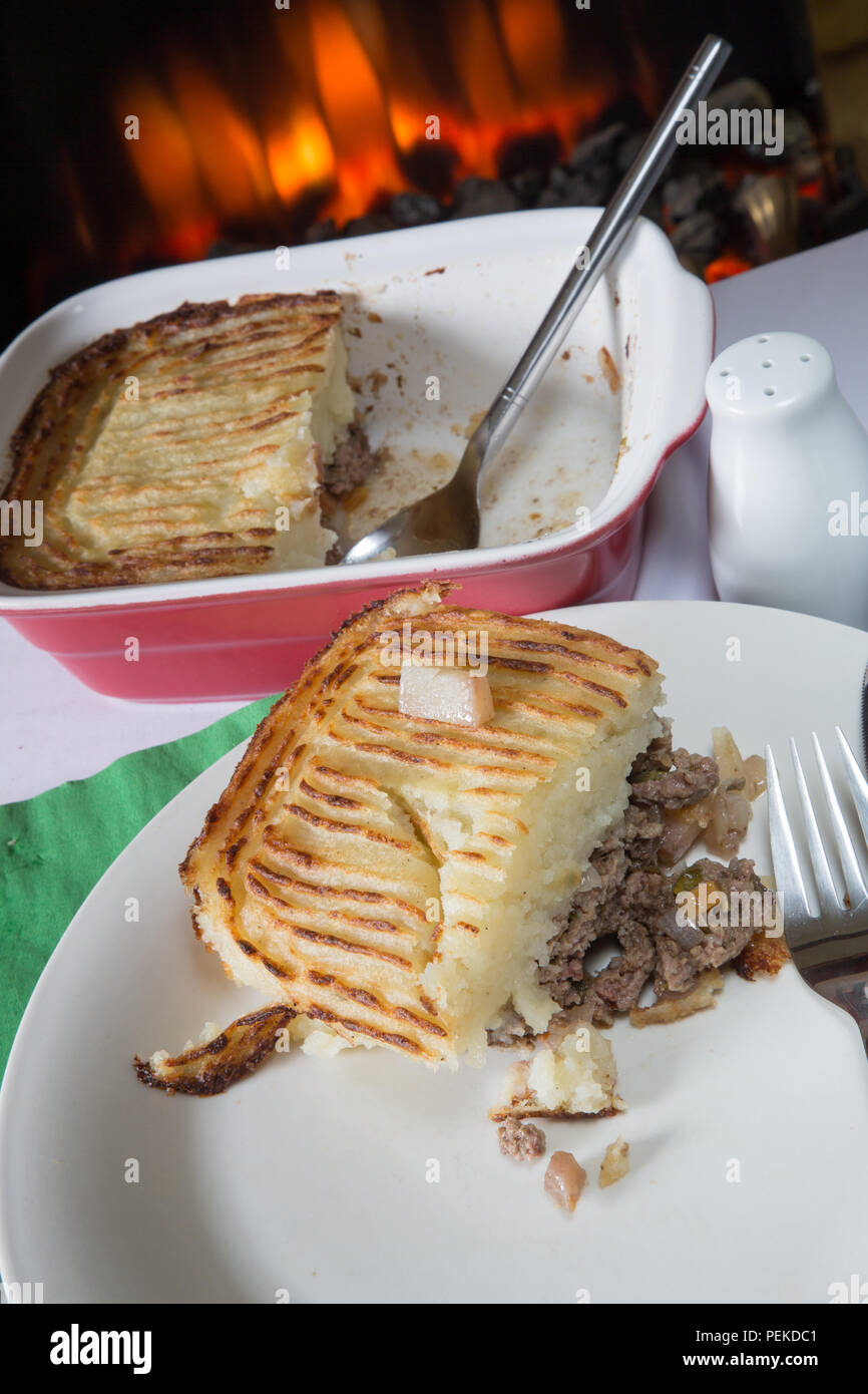 Traditional English dish of oven baked Cottage pie Stock Photo - Alamy