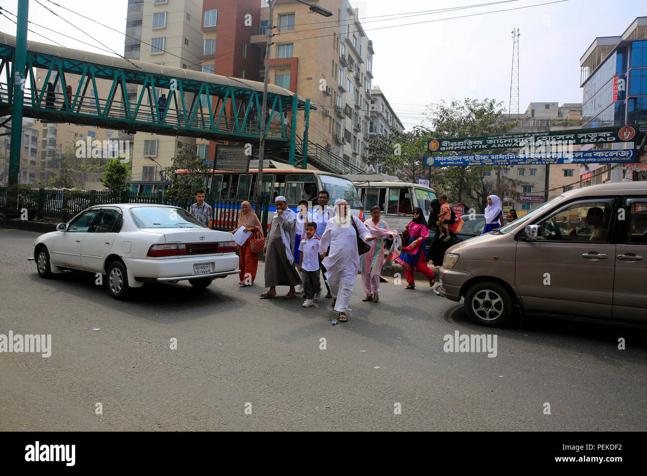 Road crossing bangladesh hi-res stock photography and images - Alamy