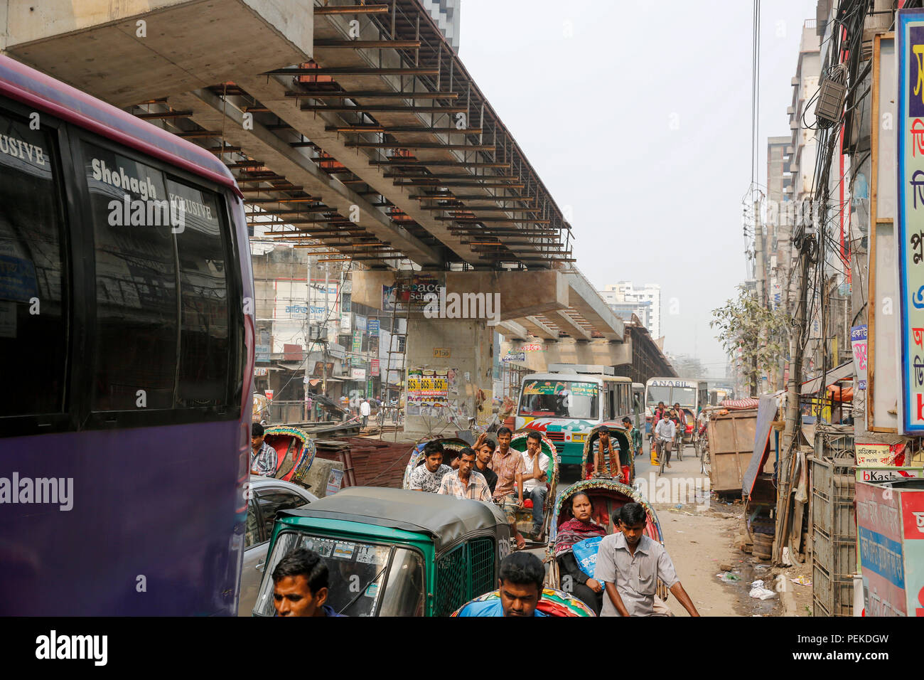 Construction work of Moghbazar-Mouchak flyover in Dhaka, Bangladesh ...