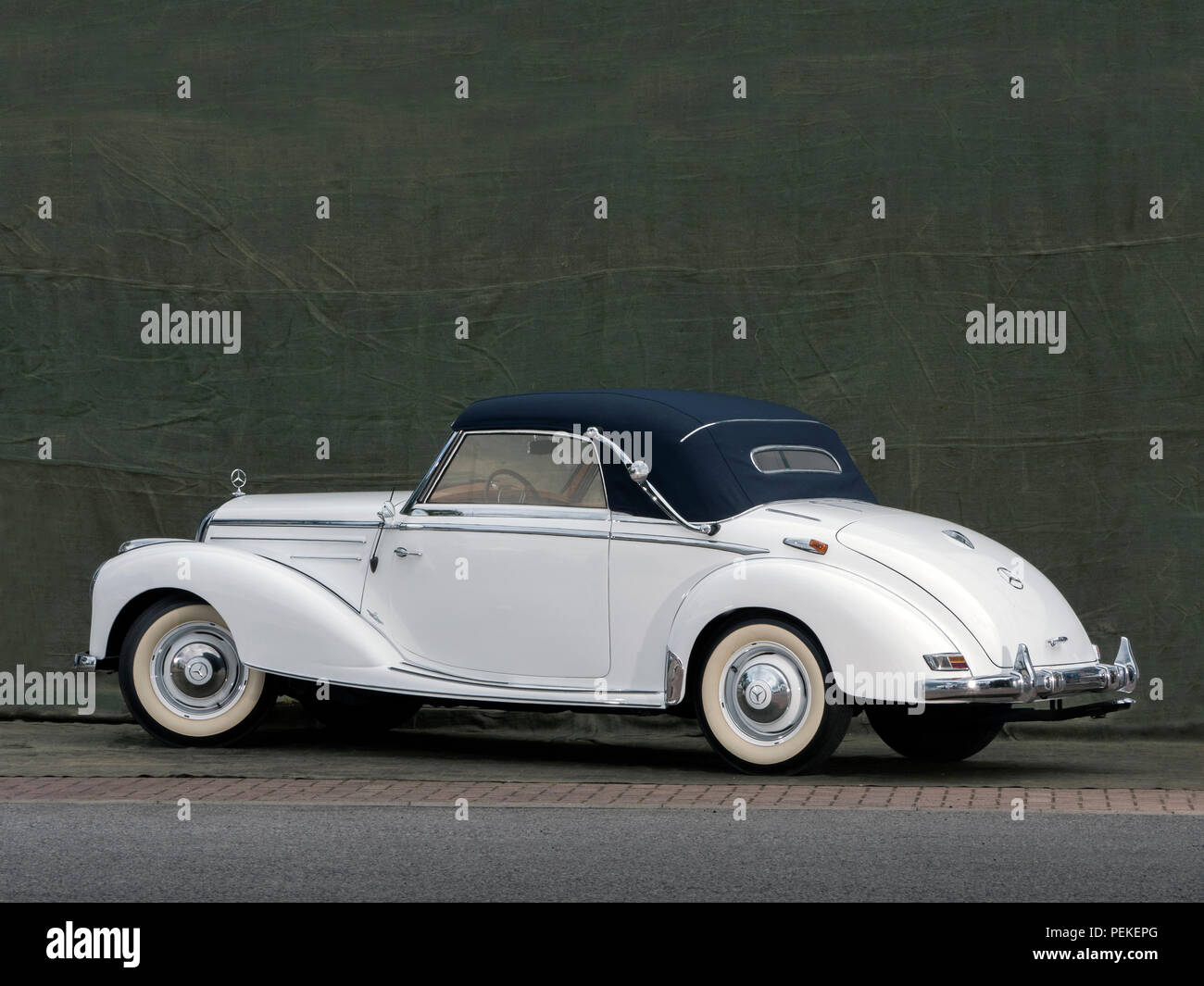 Classic mercedes convertible hi-res stock photography and images - Alamy