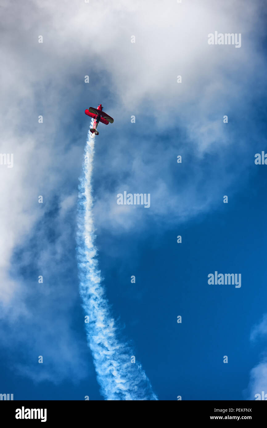 Red bi wing plane flying hi-res stock photography and images - Alamy