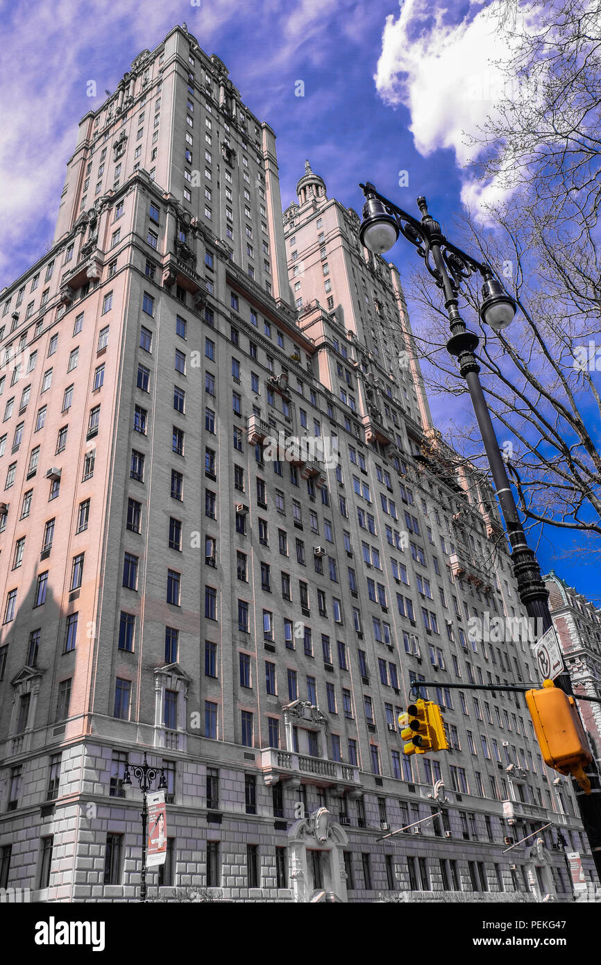 Streetside portrait hi-res stock photography and images - Alamy