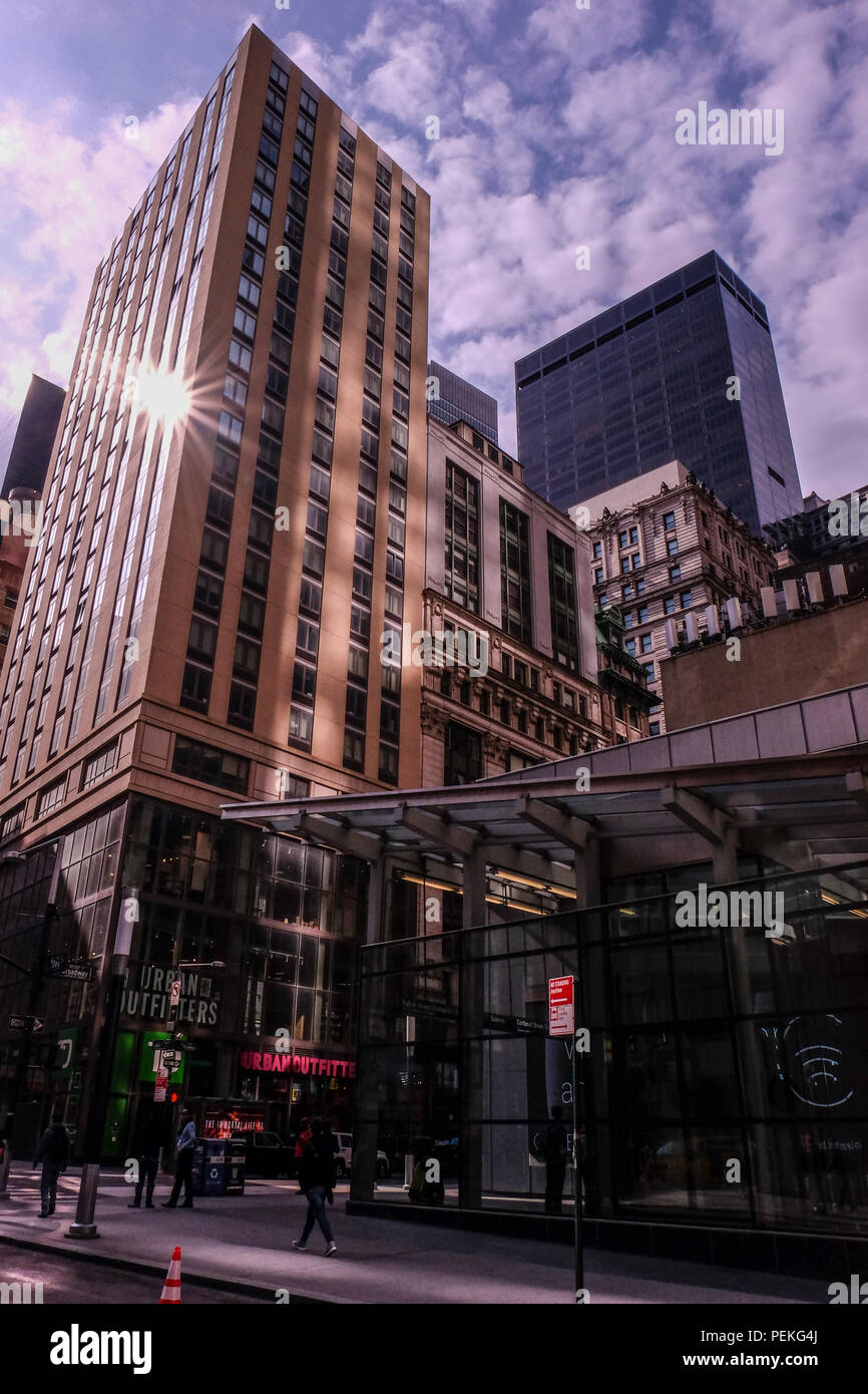 Portrait view of the skyline of Manhattan, NYC Stock Photo - Alamy