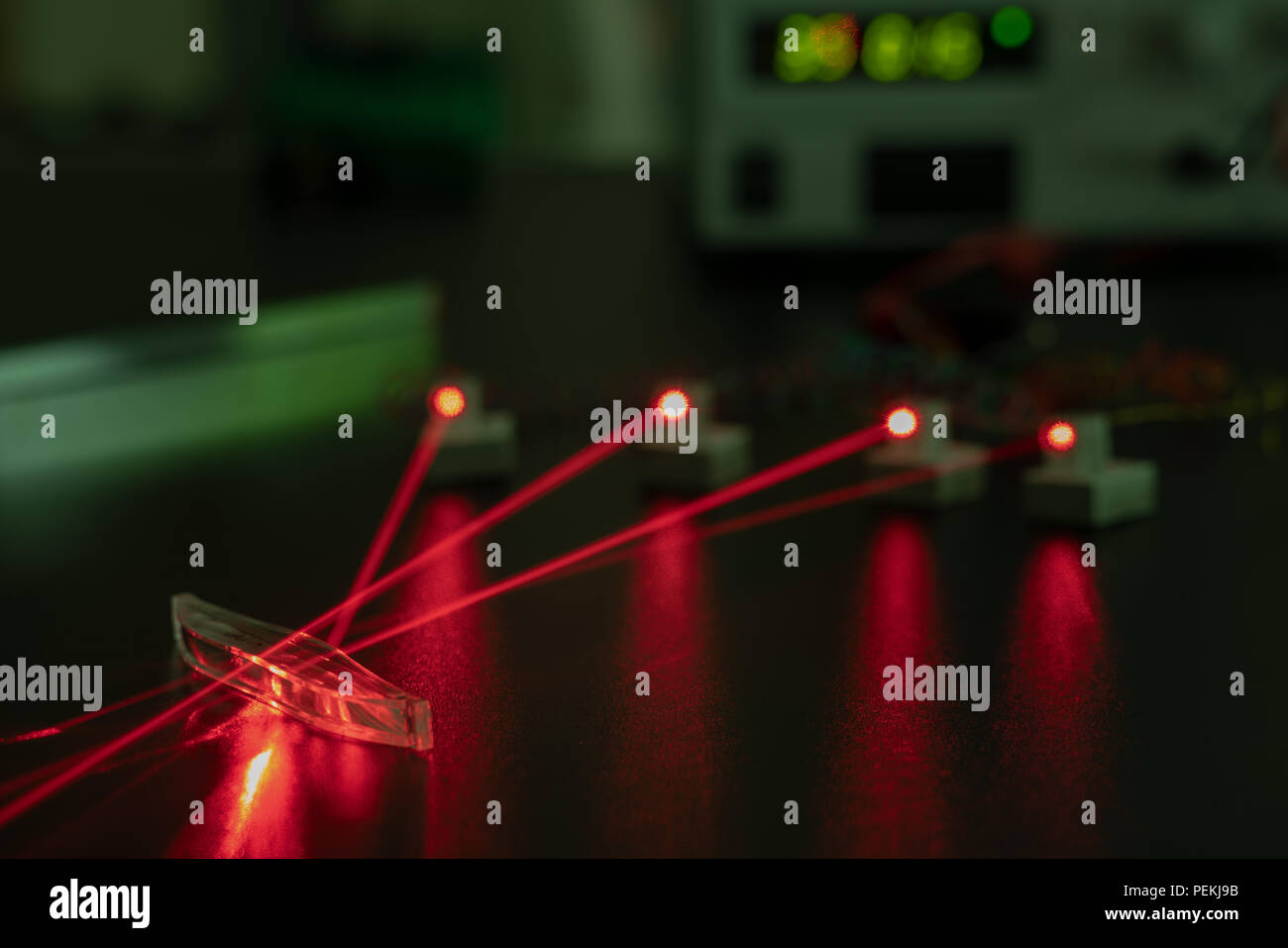 Red laser beam prism hi-res stock photography and images - Alamy