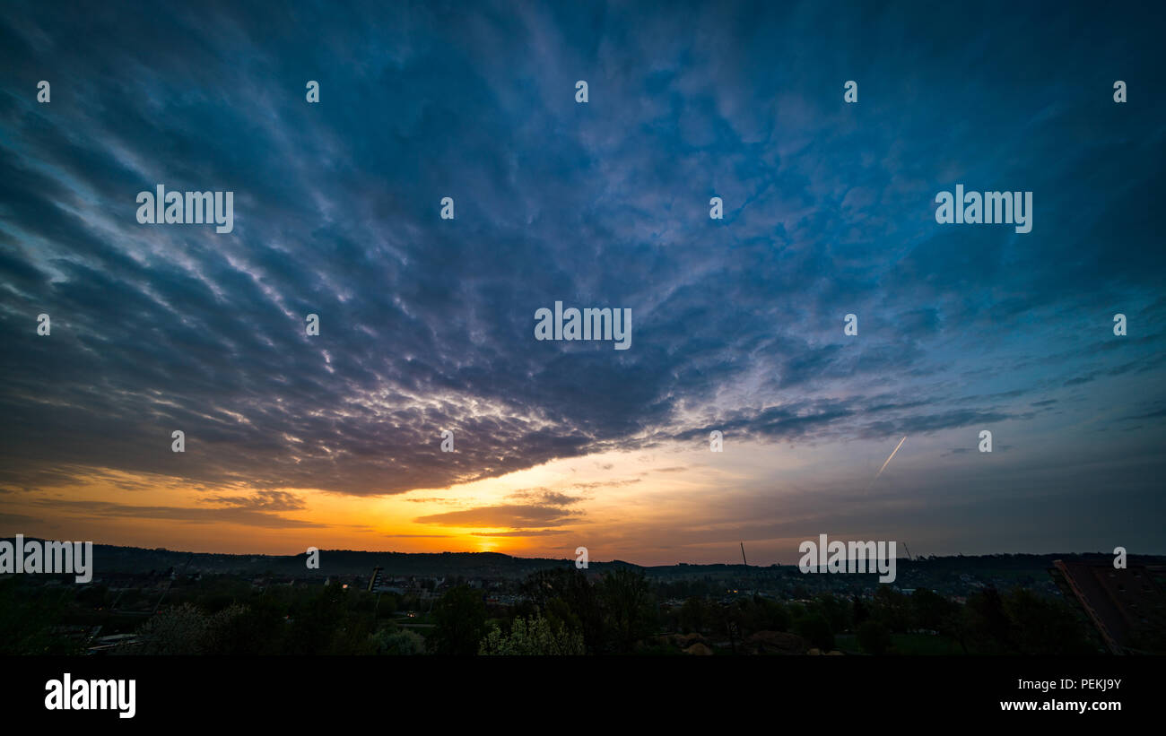 Stormy sunrise sky hi-res stock photography and images - Alamy