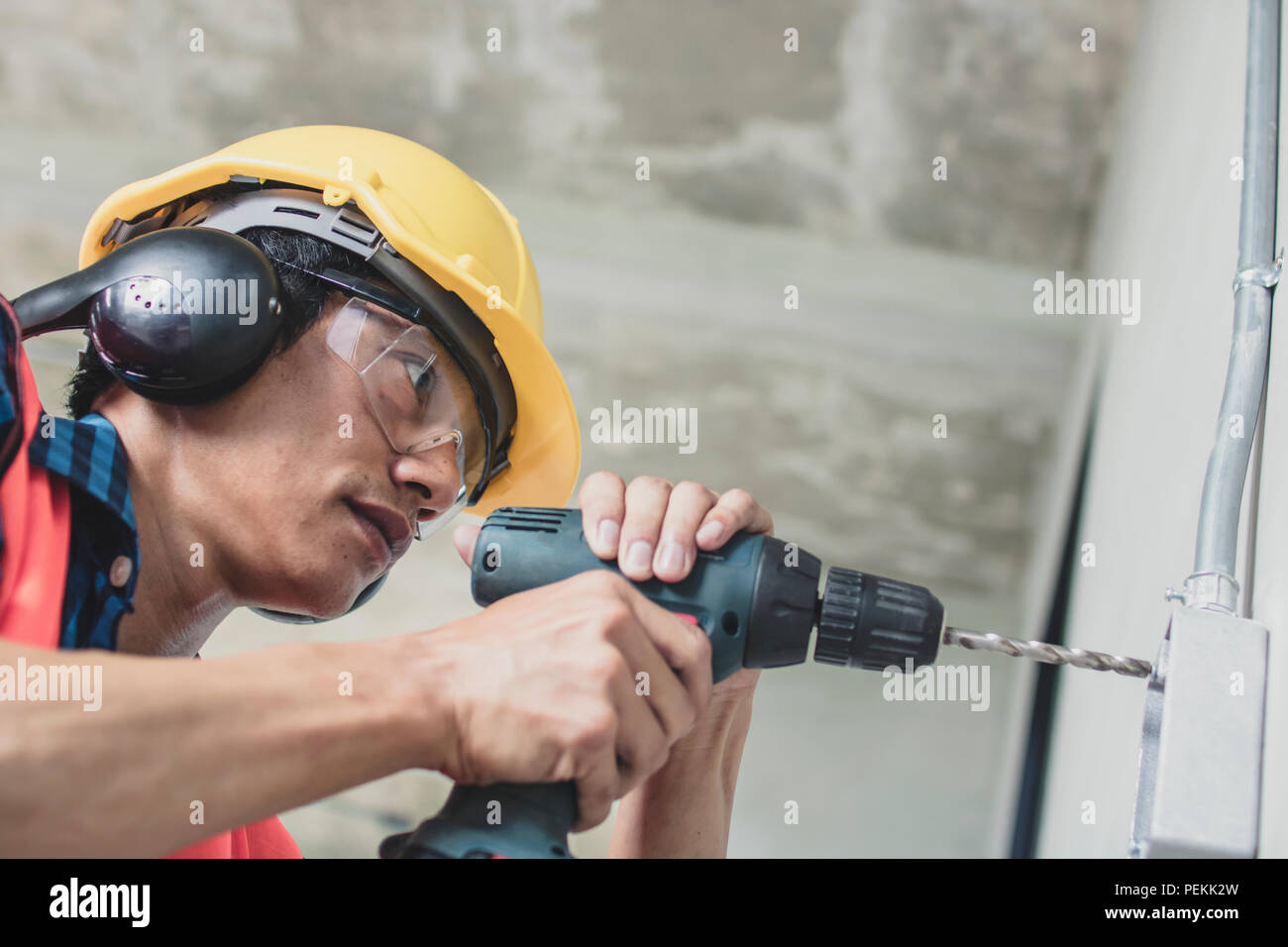 Unscrew hi-res stock photography and images - Alamy