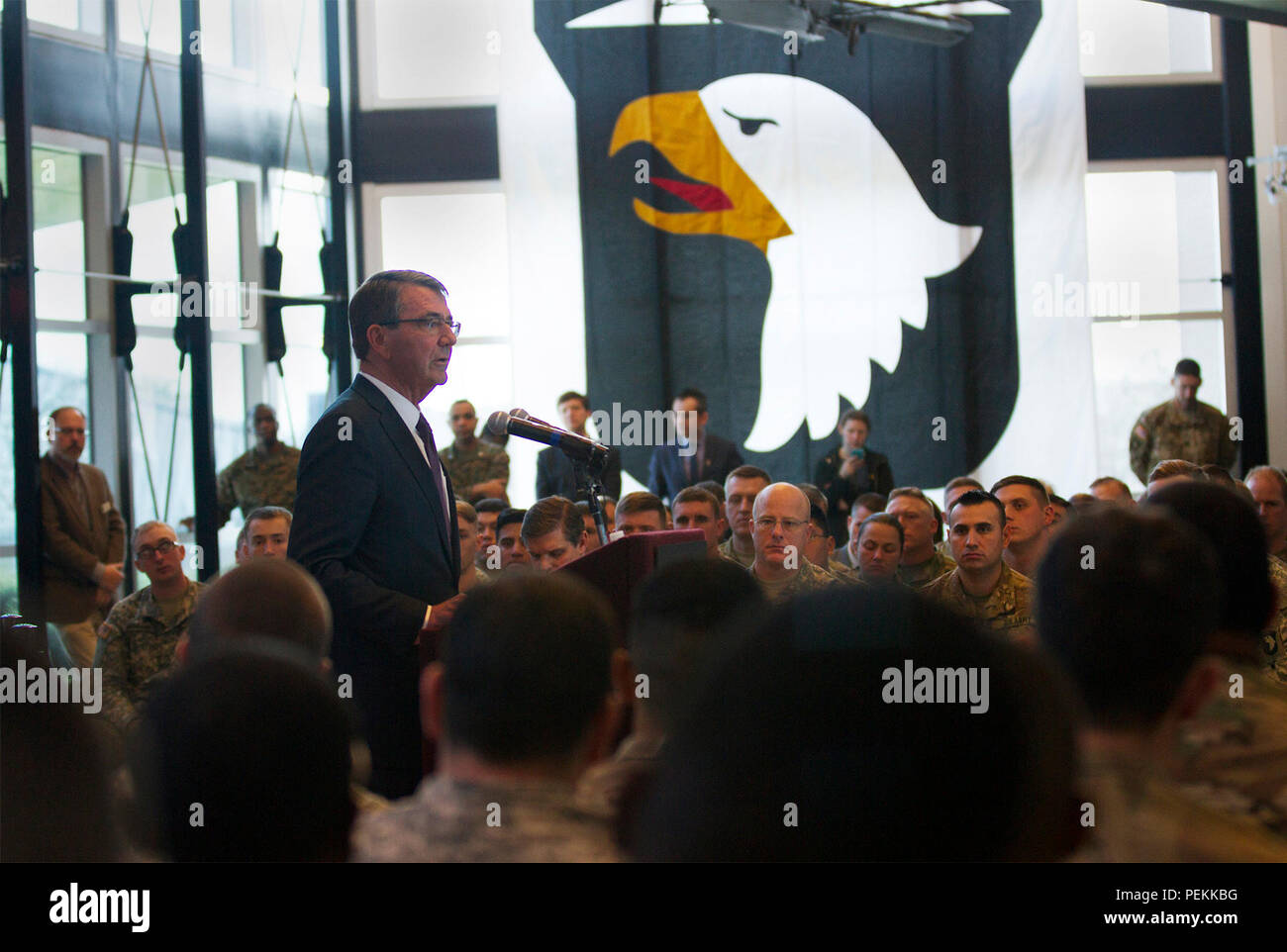 U.S. Secretary of Defense Ashton B. Carter speaks to 101st Airborne ...
