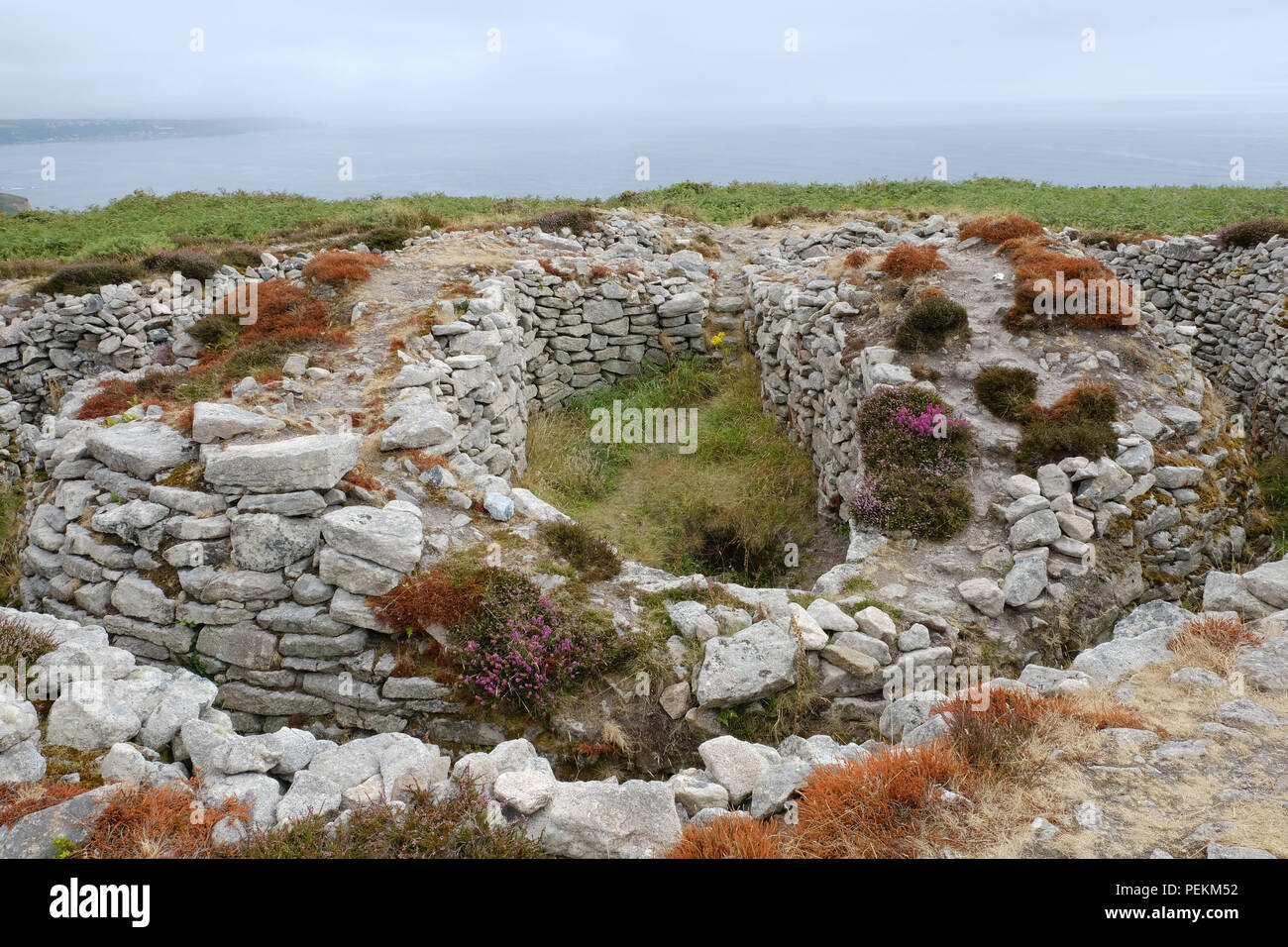 Ballowall barrow, Carn Gloose, Cornwall, UK Stock Photo - Alamy
