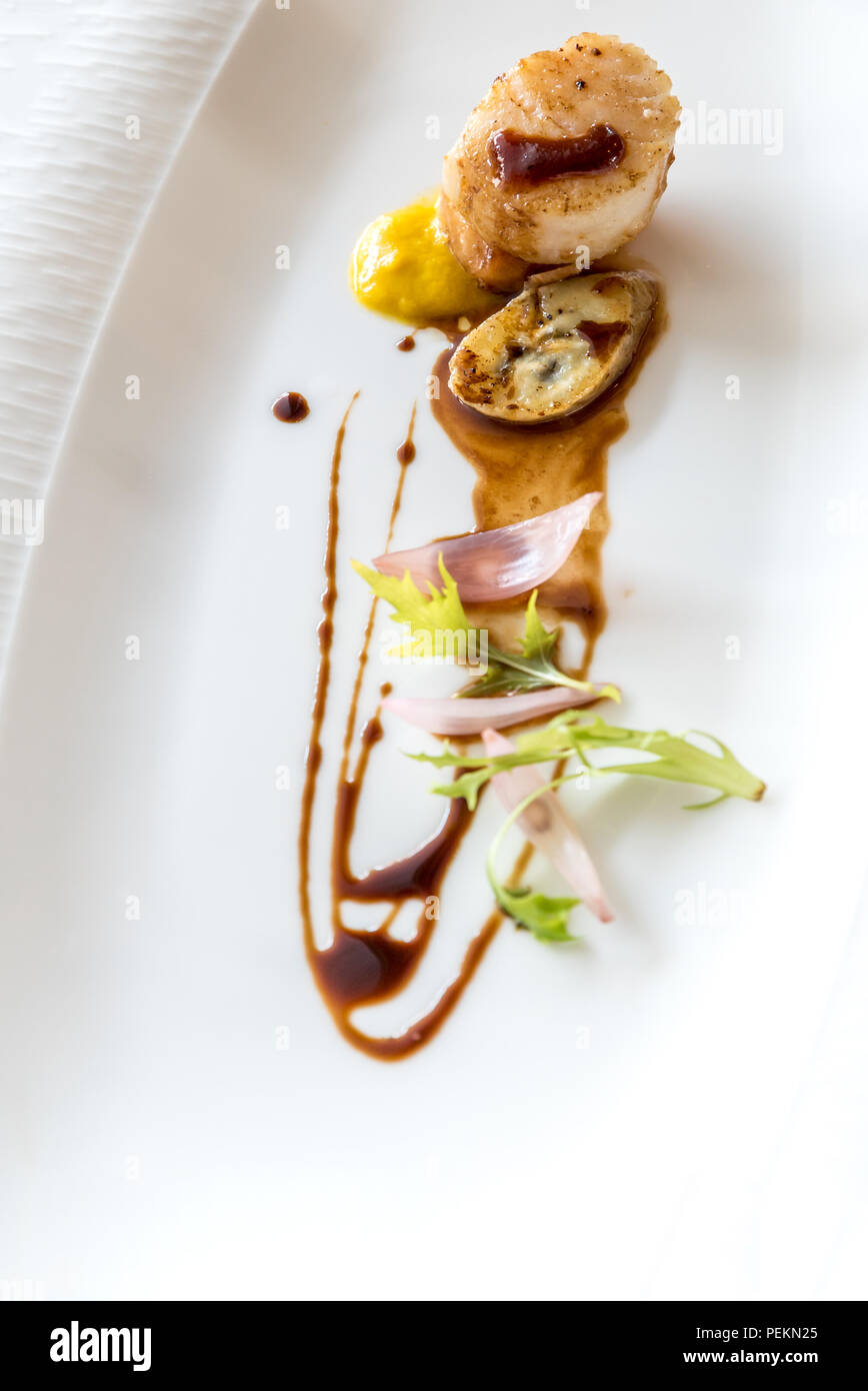 Grilled fried scallop, gourmet japanese cuisine Stock Photo - Alamy