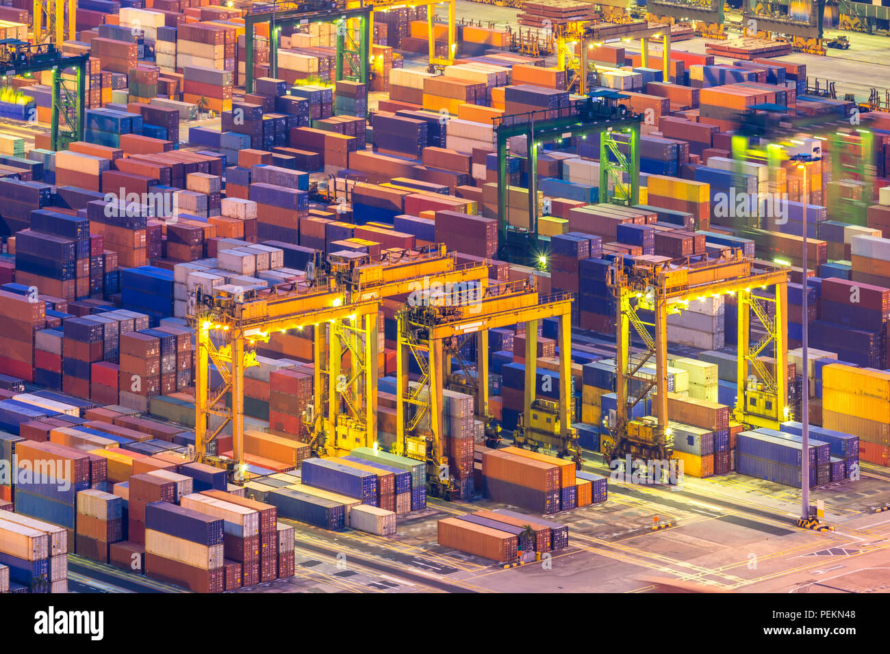 Singapore aerial port cargo ship hi-res stock photography and images ...