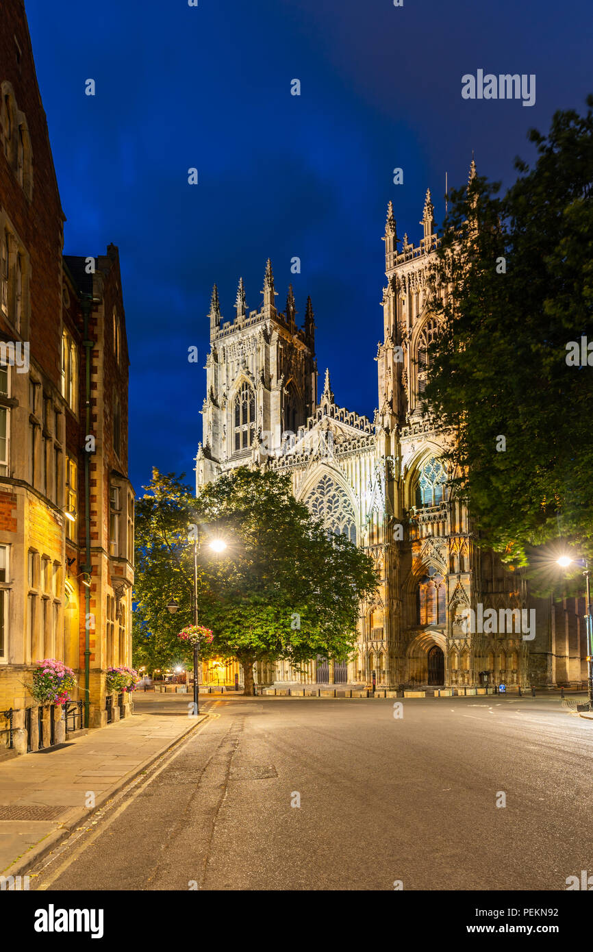 York minster Cathedral Sunset dusk, York, England UK Stock Photo - Alamy