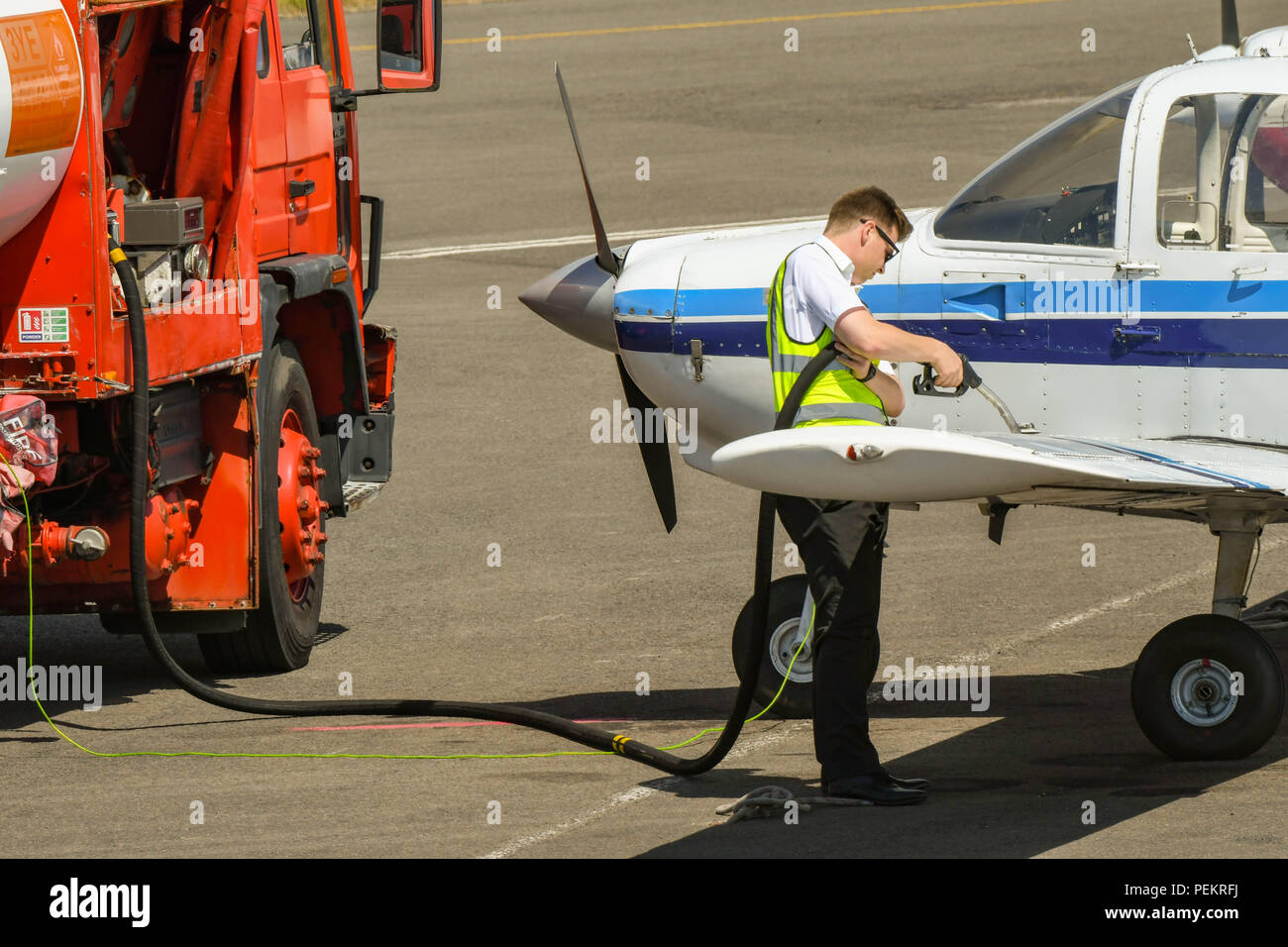 Refueling Lorry Stock Photos & Refueling Lorry Stock Images - Alamy