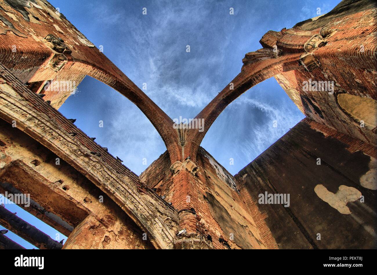 Form arcs hi-res stock photography and images - Alamy