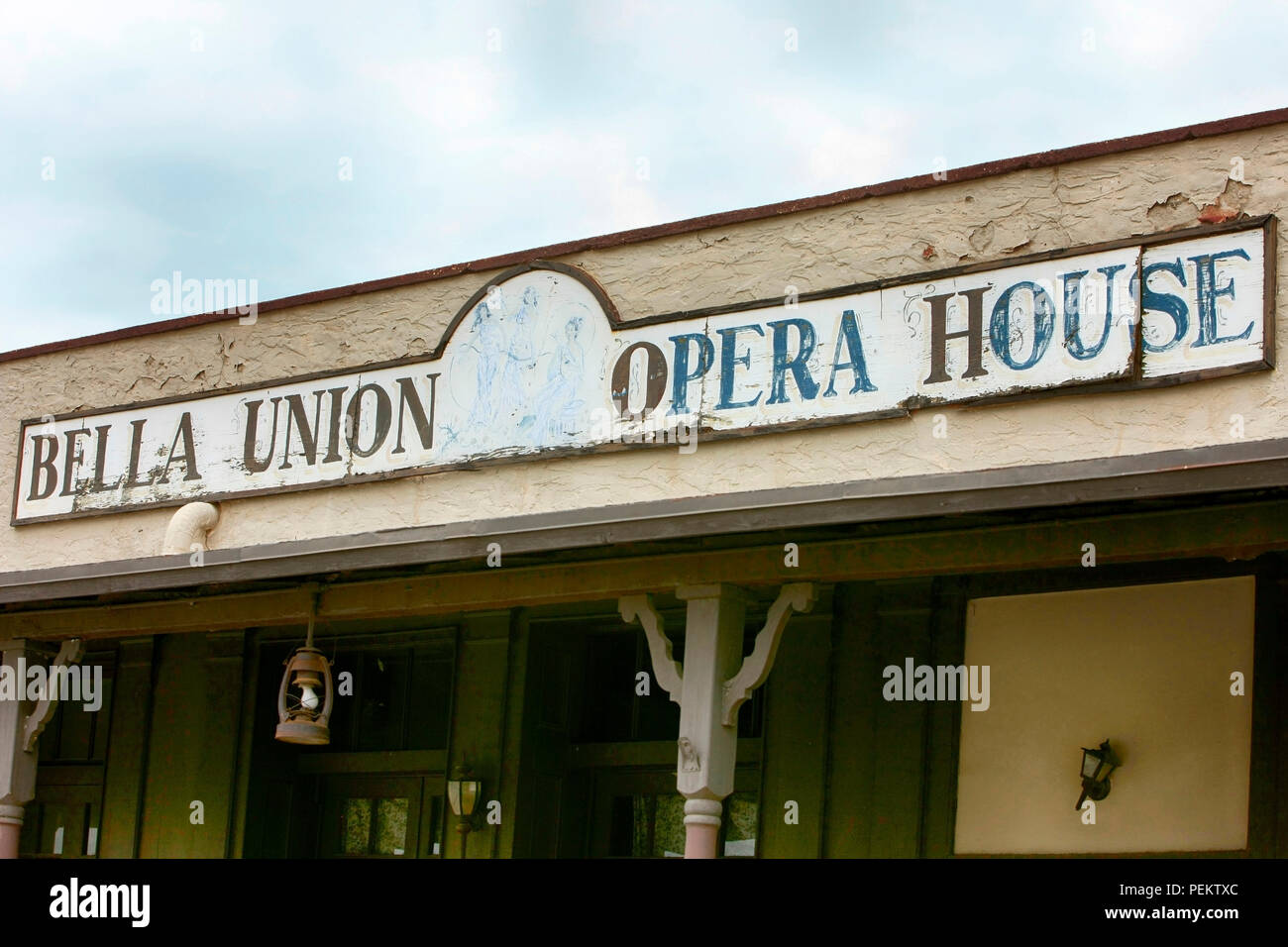 Bella Union Opera House overhead sign Sign on the corner of N 4th St in ...