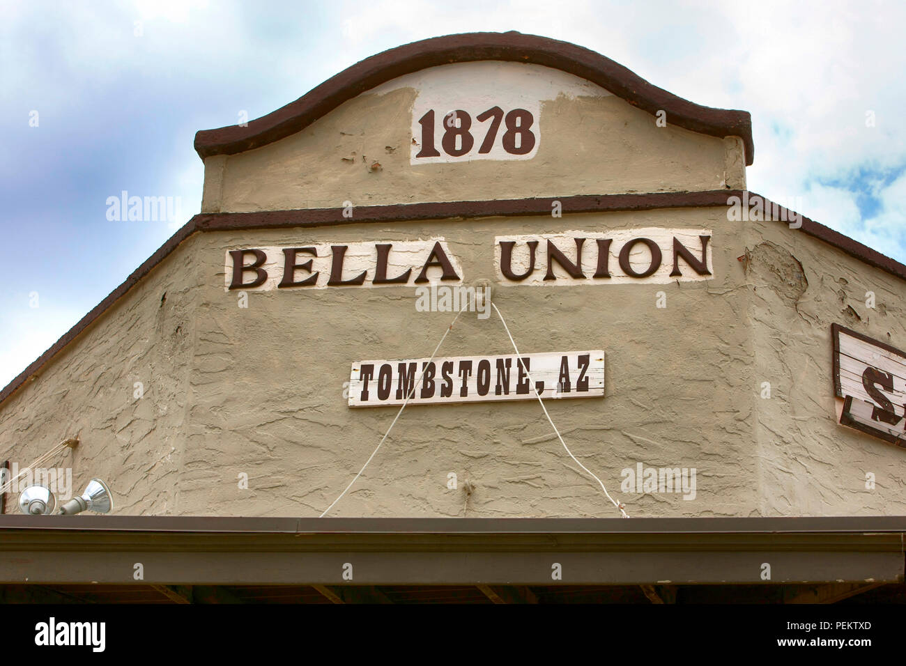 Bella Union Opera House overhead sign Sign on the corner of N 4th St in ...