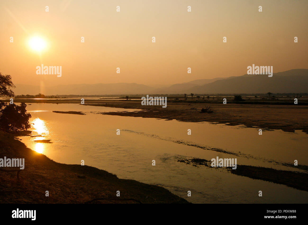 Zambezi river. Mana Pools National Park. Zimbabwe Stock Photo - Alamy