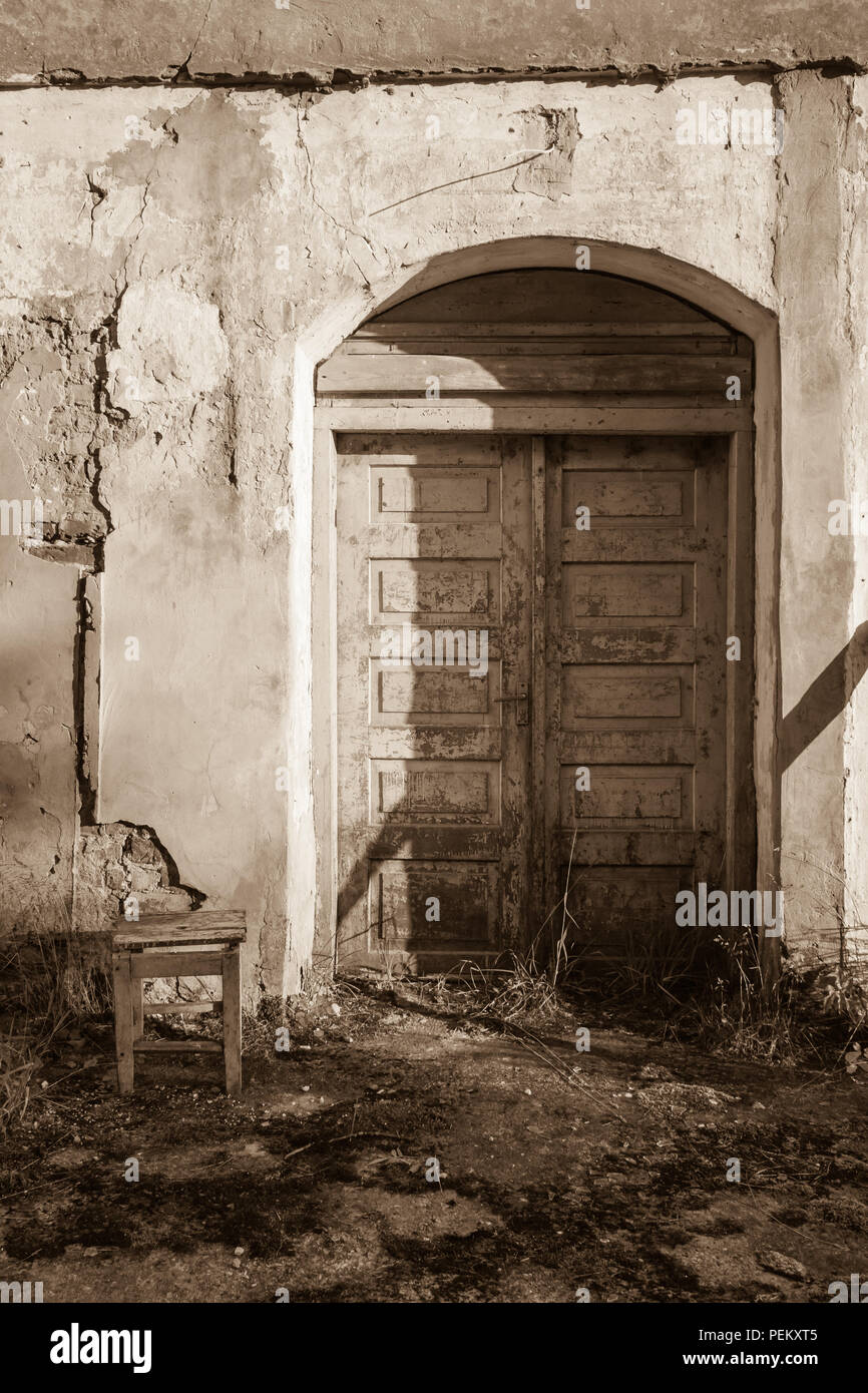 Old residential structure hi-res stock photography and images - Alamy