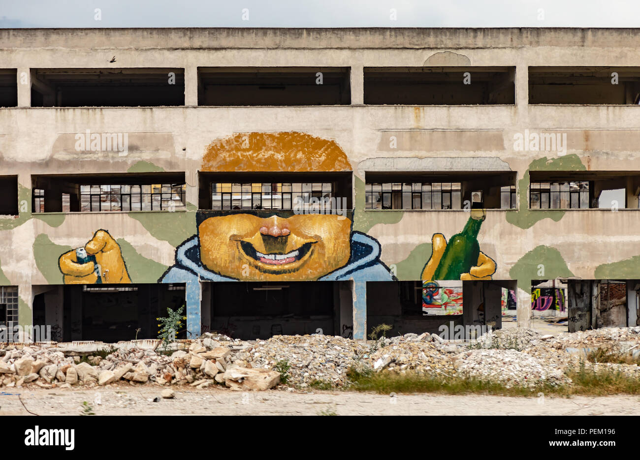 Graffiti historic building hi-res stock photography and images - Alamy