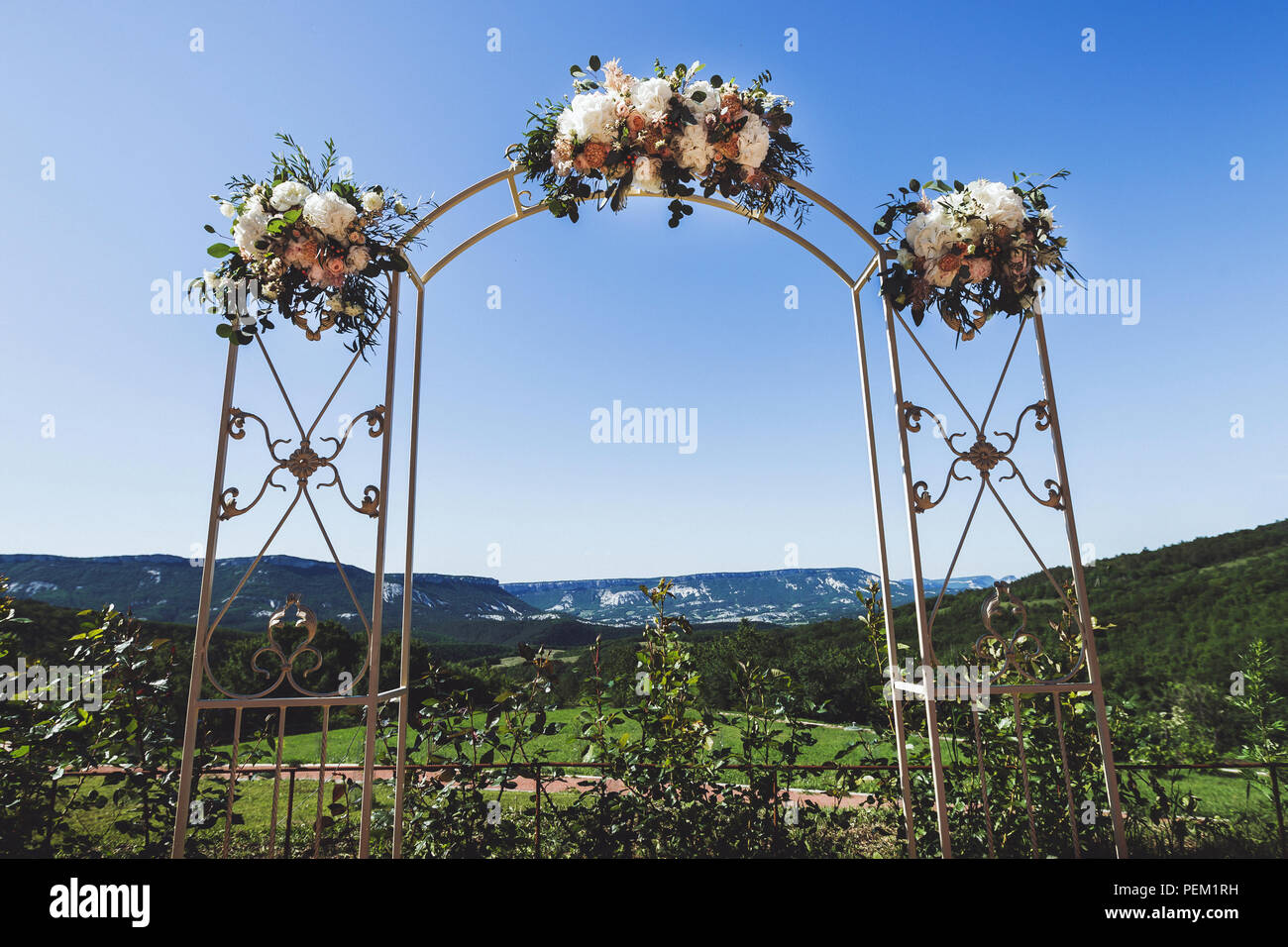 Veranda arch hi-res stock photography and images - Alamy