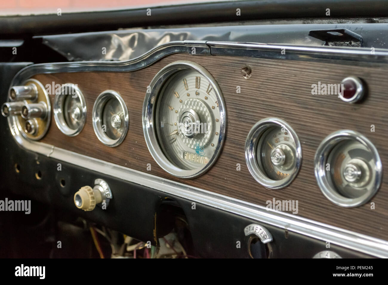 Chaika limousine hi-res stock photography and images - Alamy