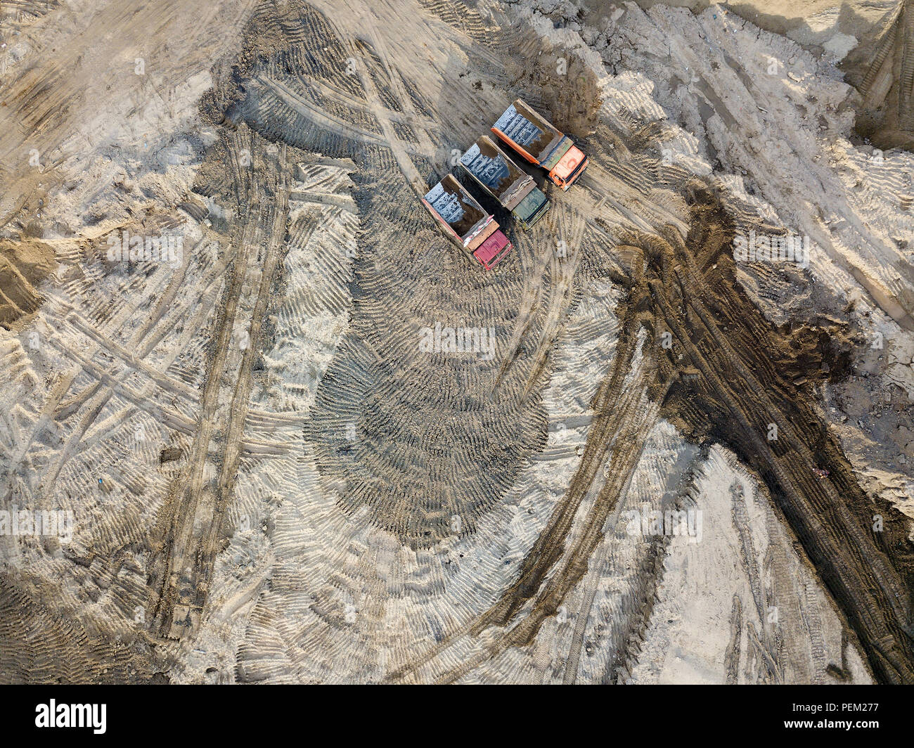 Side tip truck hi-res stock photography and images - Alamy