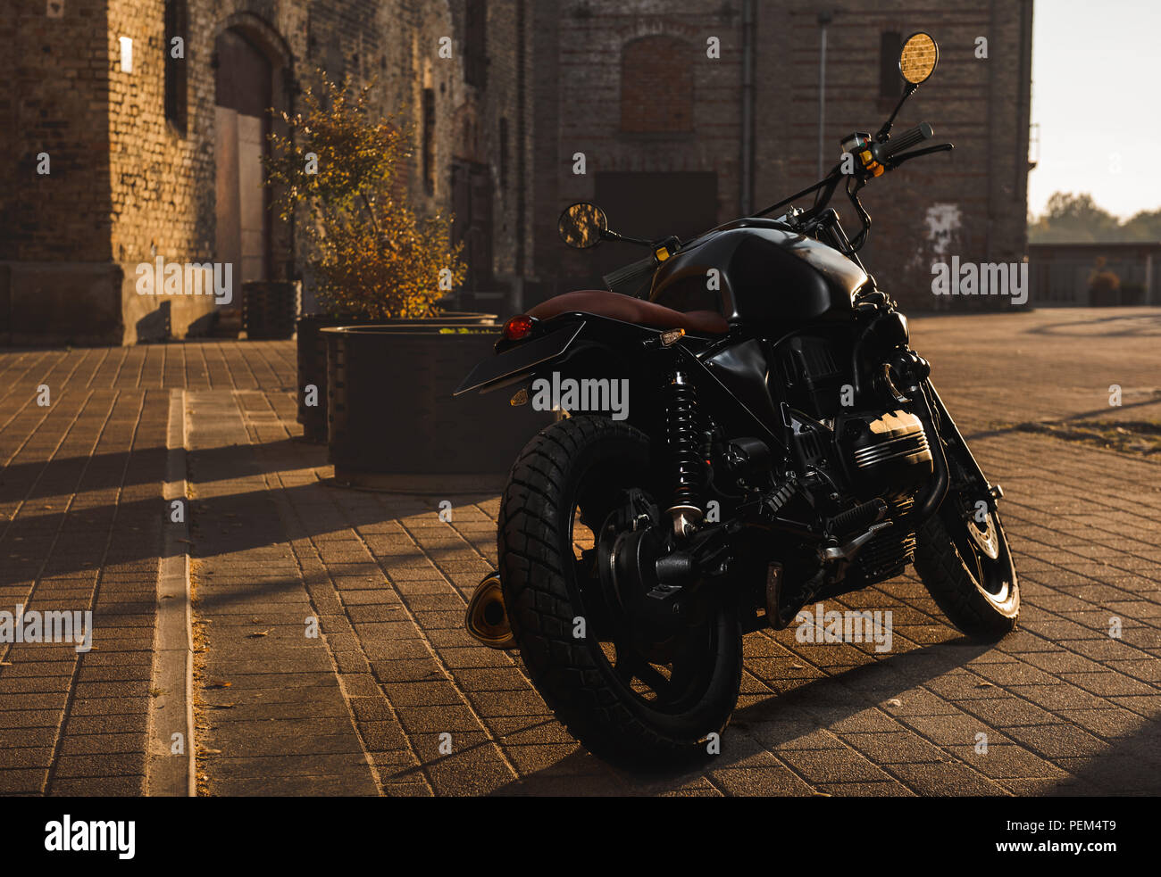 Cafe-racer motorcycle outdoor Stock Photo - Alamy