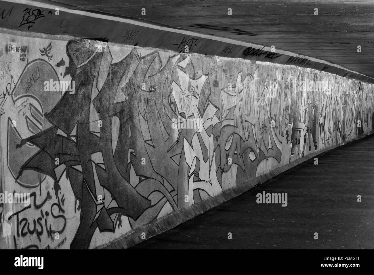 Declaration on the restoration of independence of the republic of hi ...